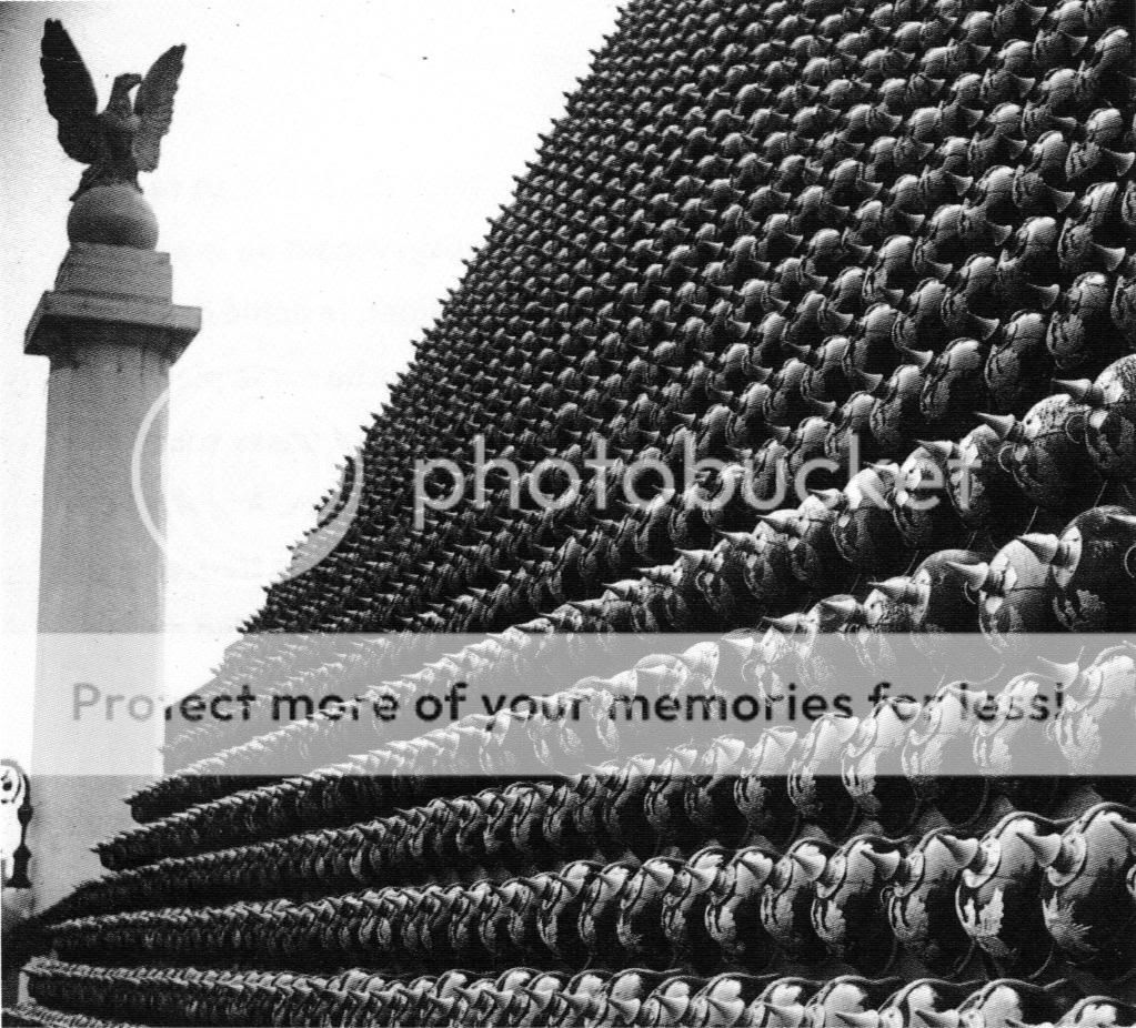 Pyramid of captured WWI German helmets in Grand Centrel Station, New ...